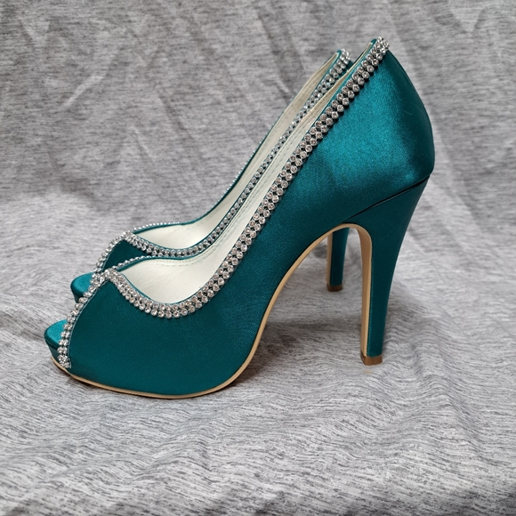 Elegant Park | Shoes | Elegant Park Teal Rhinestone Open Toe Heels Size ...
